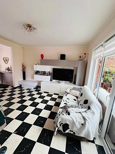 Maison à vendre - Onnaing - 8 pièces - 5 chambres