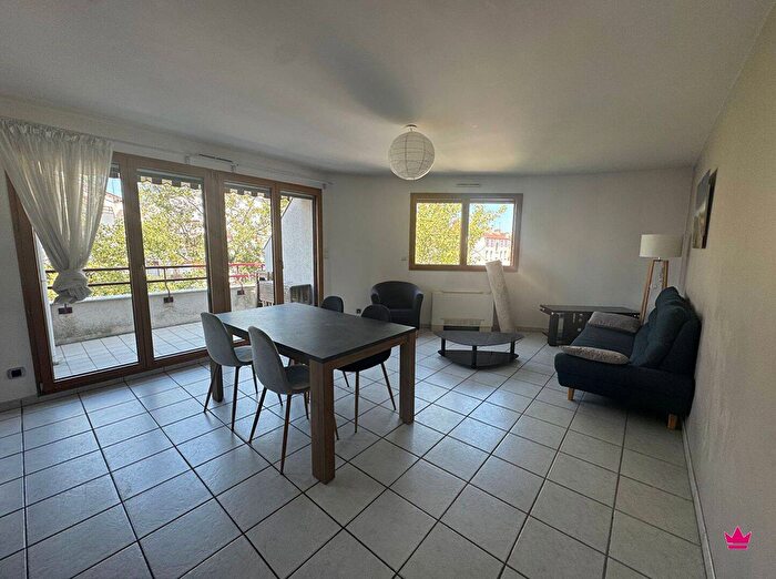 Appartement à louer - Gratte Ciel, Villeurbanne - 3 pièces - 2 chambres