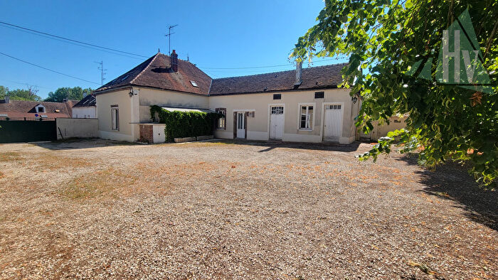 Maison 8 pièces à Fontaine-Fourches, à vendre