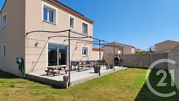 Maison à louer - Arles, Mas-Thibert, Salin-de-Giraud - 4 pièces - 3 chambres