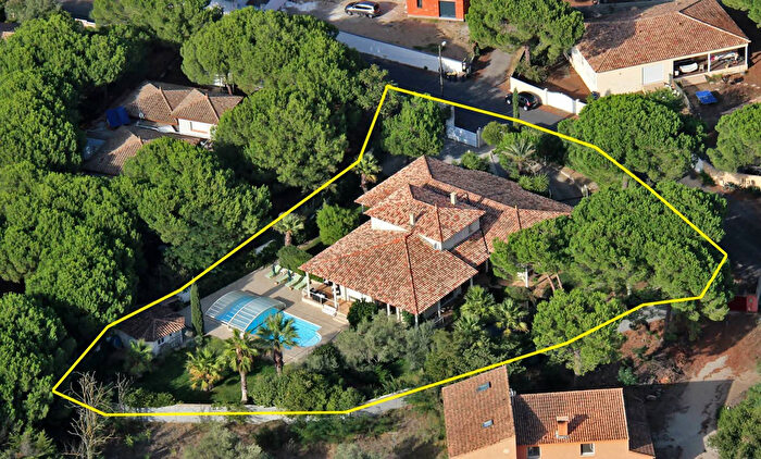 Maison à vendre - Agde, Le Grau dAgde - 6 pièces - 5 chambres