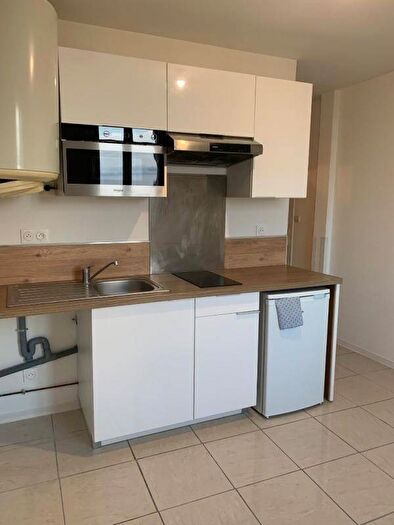 Appartement à louer - Champ de Mars-Bussatte-Victor Hugo, Angoulême - 1 pièce