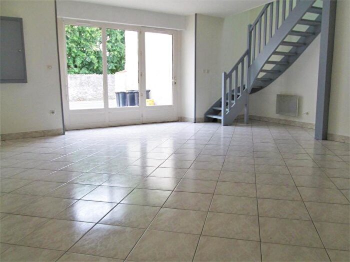 Maison 3 pièces à Sainte-Verge, à louer