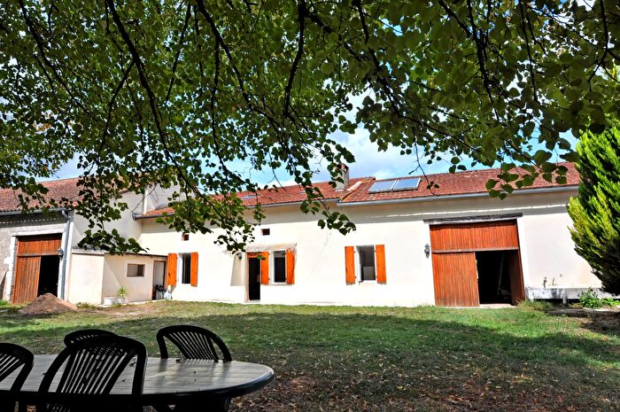 Maison 9 pièces à vendre - Aubeterre-sur-Dronne