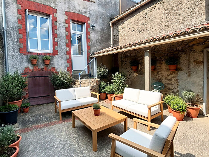 Maison 5 pièces à Le Fuilet, à vendre