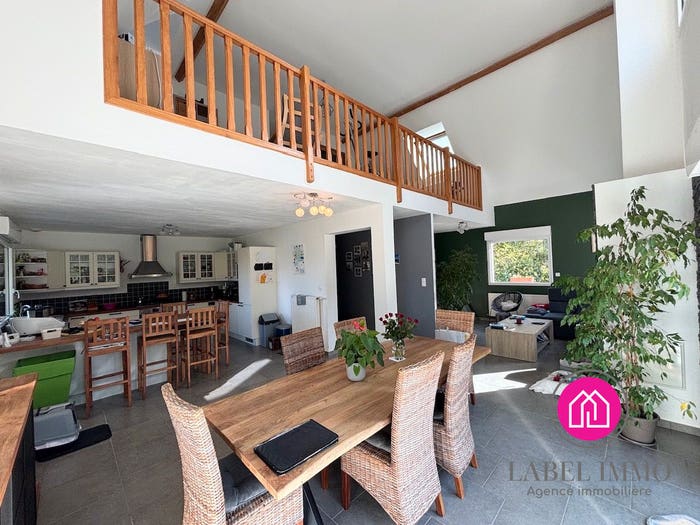 Maison 7 pièces à Crespin, à vendre
