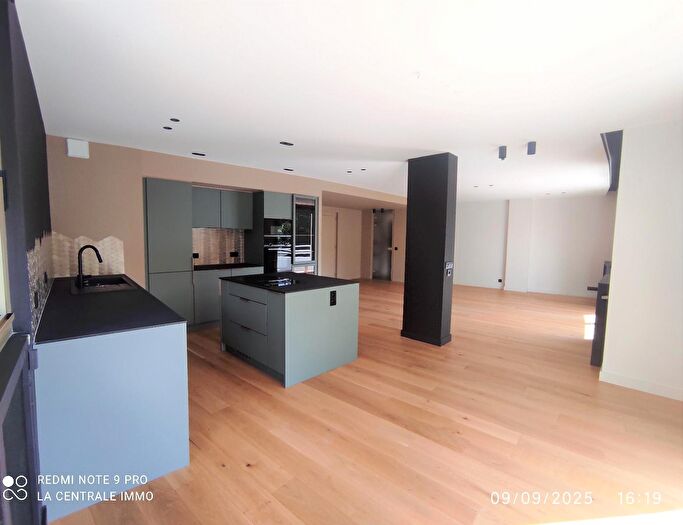 Appartement à louer - Caluire-et-Cuire, Le Vernay - 3 pièces - 2 chambres