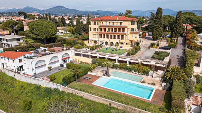 Appartement à vendre - Nice, Saint-Antoine - 3 pièces - 2 chambres