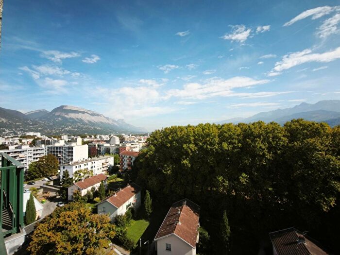 Appartement 1 pièce à Grenoble, Abbaye, Jouhaux, à louer