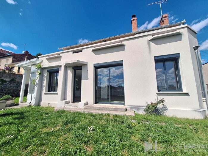 Maison à louer - Clermont-Ferrand, Cotes de Clermont - 5 pièces - 5 chambres