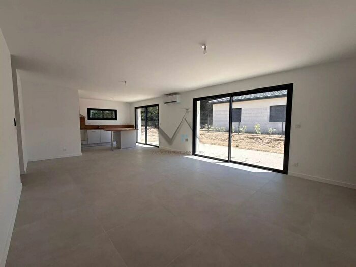 Maison 4 pièces à Malataverne, à louer