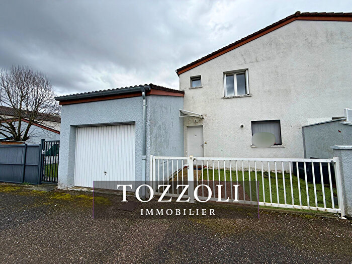 Maison 5 pièces à louer à LIsle-dAbeau, Moriaud