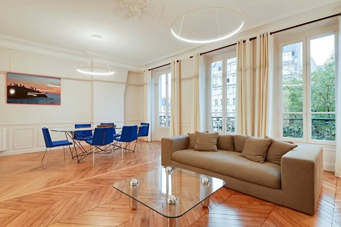 Appartement 3 pièces à Paris 8ème, Europe, à louer