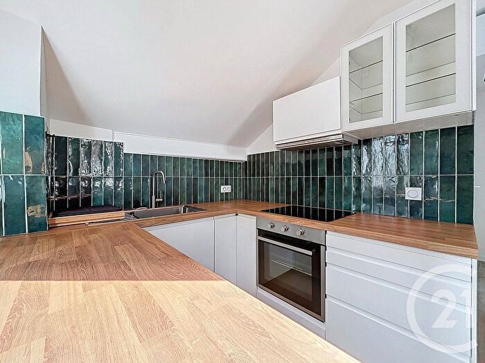 Appartement à louer - Mandres-les-Roses - 3 pièces - 2 chambres