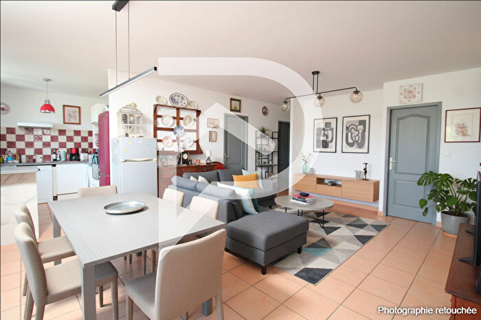 Appartement à vendre - Saint-Laurent-dAigouze - 4 pièces - 3 chambres