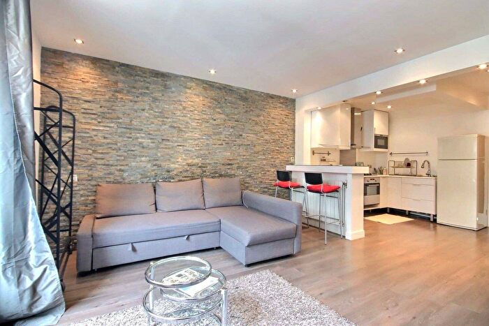 Appartement à louer - Ternes-Maillot, Paris ème arrondissement - 1 pièce