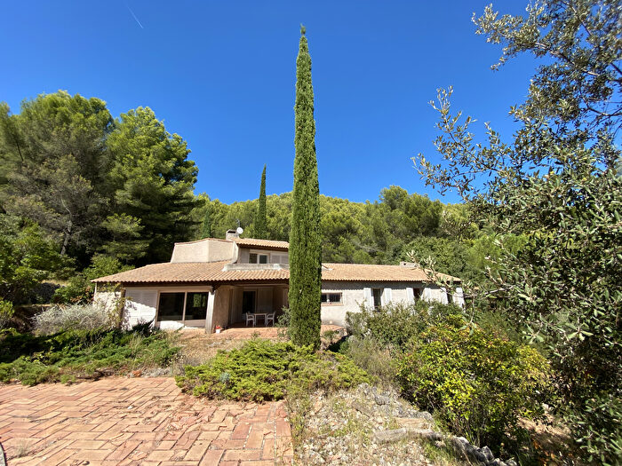 Maison 6 pièces à Le Revest-les-Eaux, à vendre