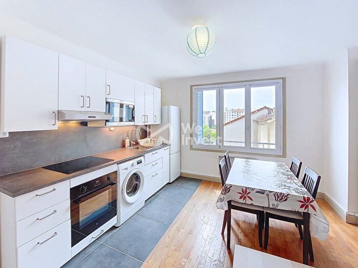 Appartement à louer - Lyon ème arrondissement - 3 pièces - 2 chambres