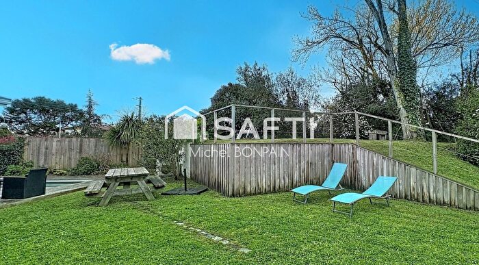 Maison à vendre - Blanquefort, Le Bourg - 5 pièces - 3 chambres