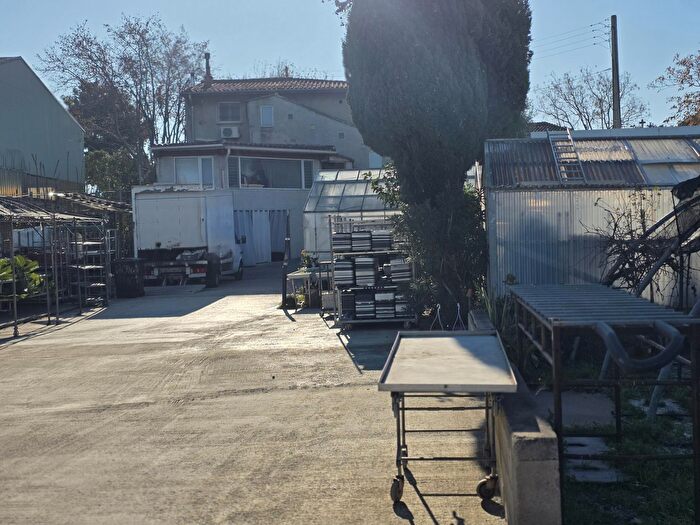 Maison à vendre - Marseille e , Saint-Jean-du-Désert - 4 pièces - 2 chambres