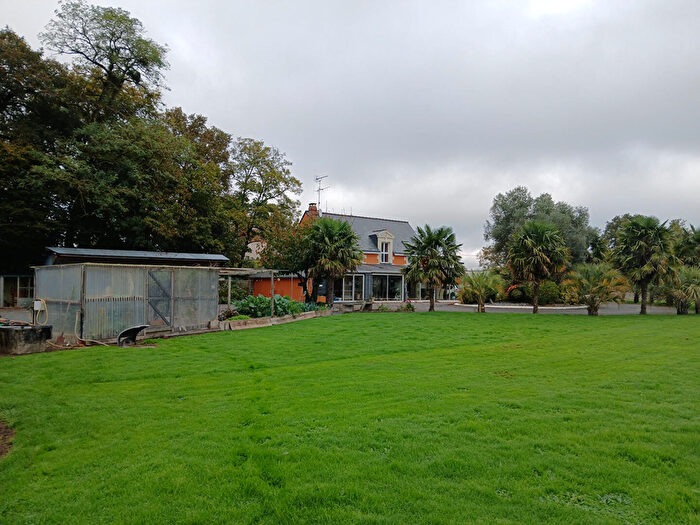 Maison à vendre - Châteaubriant - 9 pièces - 3 chambres