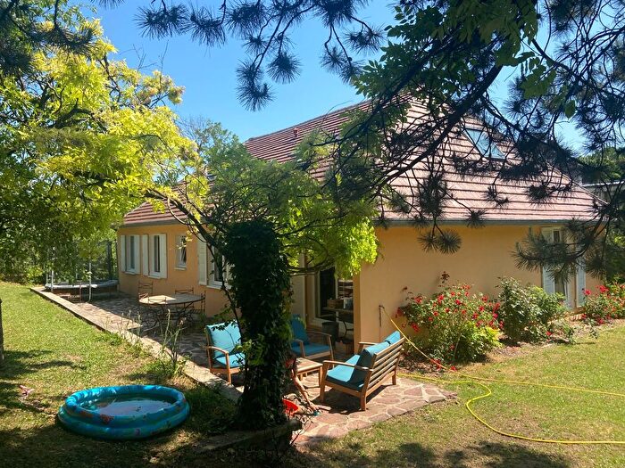 Maison à louer - Létang-la-Ville - 12 pièces - 8 chambres