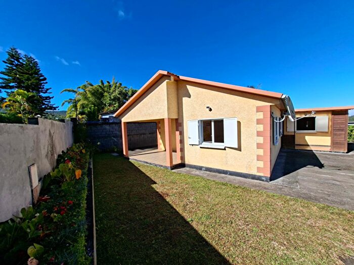 Maison 4 pièces à Saint-Louis, Les Makes, à vendre