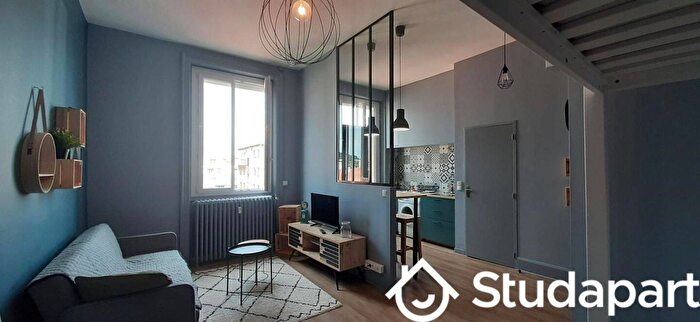 Hyper Centre-Vieille Ville, Saint-Étienne : Appartement 1 pièce à louer