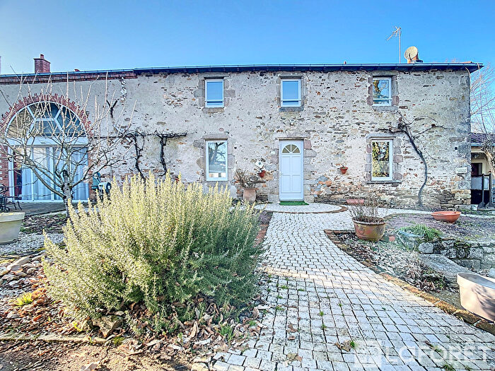 Maison à vendre - Cholet, Bretagne - 10 pièces - 5 chambres