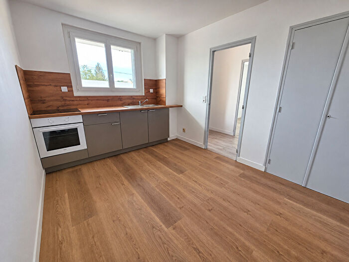 Laroche-Saint-Cydroine : Appartement 2 pièces à louer