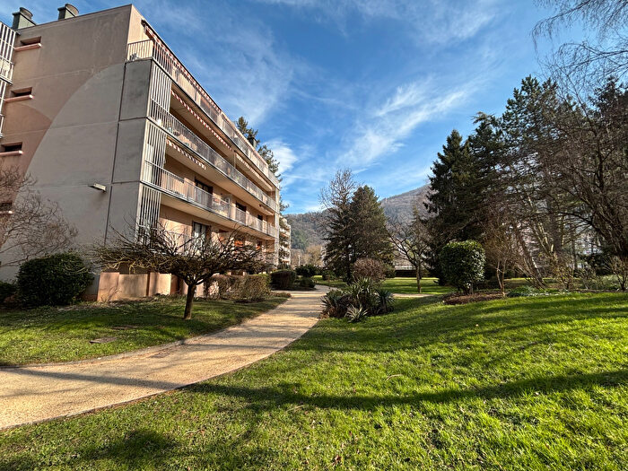 Appartement 4 pièces à Saint-Martin-d'Hères, Romain Rolland, à louer