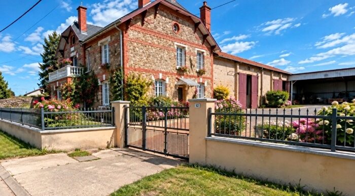 Saint-Martin-l'Heureux : Maison 8 pièces à vendre