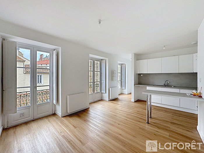 Appartement à louer - Béziers, Centre-ville, Palais des Congrès, Garibaldi, Gambetta - 2 pièces - 1 chambre