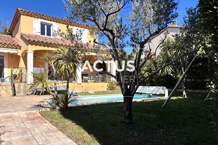 Maison à vendre - Pélissanne - 6 pièces - 4 chambres