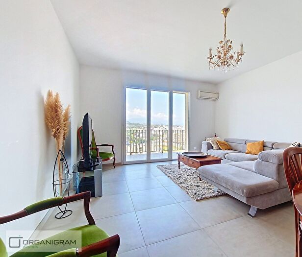 Appartement à louer - Ajaccio, Loretto - 3 pièces - 2 chambres