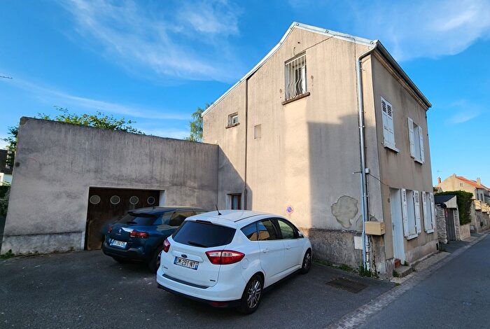 Issou - Maison 3 pièces à vendre