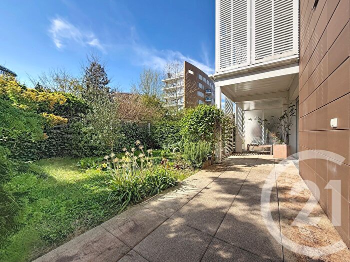 Appartement à vendre - Issy-les-Moulineaux, Les Epinettes, Le Fort, Les Hauts dIssy - 2 pièces - 1 chambre