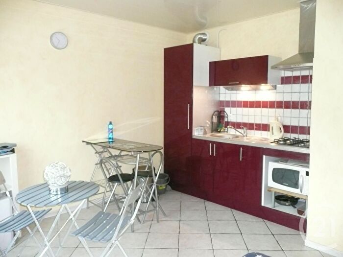 Appartement à louer - Maurepas, LAgiot - 1 pièce