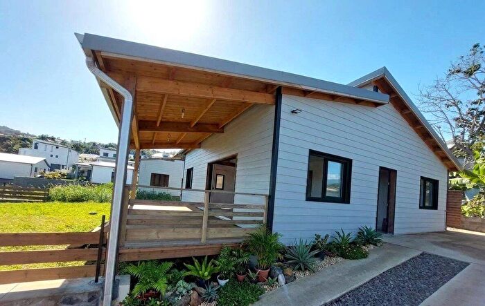 Petite-Île : Maison 4 pièces à louer