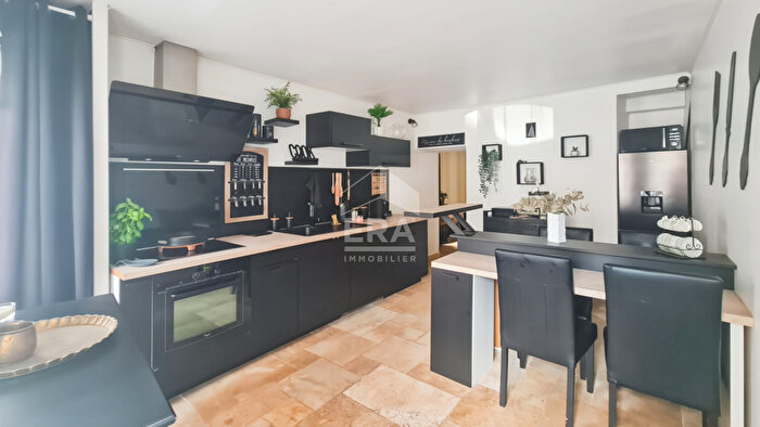 Maison à vendre - Cabannes - 5 pièces - 3 chambres