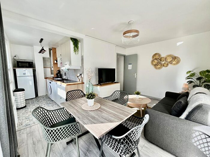 Appartement à vendre - Tarbes, Centre-ville - 2 pièces - 1 chambre