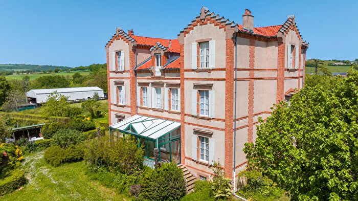 Maison 18 pièces à Le Ségur, à vendre