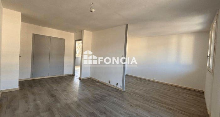 Centre Ville, Albertville : Appartement 3 pièces à louer