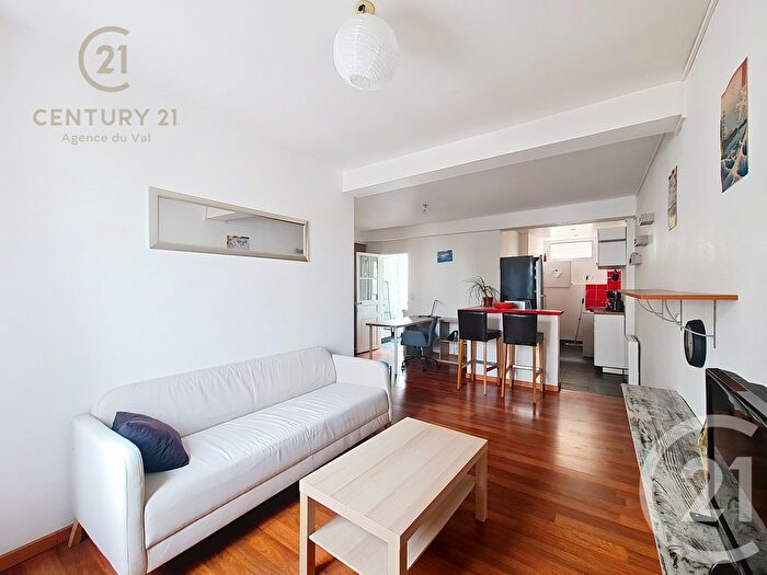 Appartement à louer - Champs-sur-Marne, Centre-ville - 2 pièces - 1 chambre