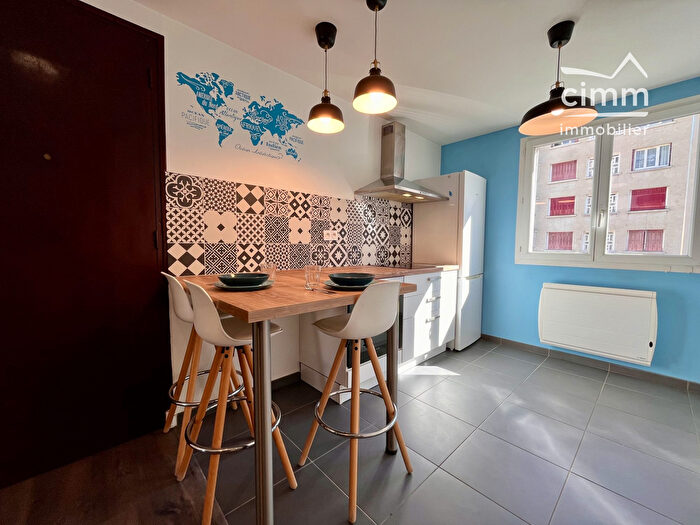 Appartement 4 pièces à vendre - Fontaine, Centre-ville, Mairie