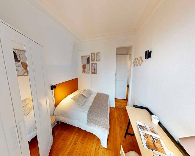 Appartement à louer - Clignancourt-Jules Joffrin, Paris ème arrondissement - 9 pièces - 9 chambres