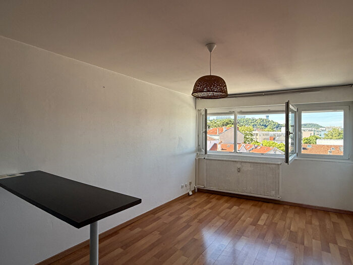 Appartement 1 pièce à Nancy, Poincaré, Foch, Anatole France, Croix de Bourgogne, à louer
