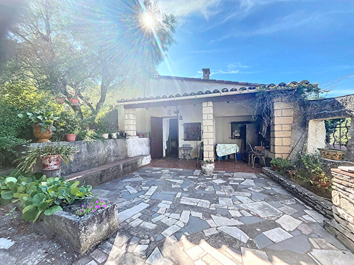 Maison à vendre - Nîmes, Terres de Rouvière, LEau Bouillie - 7 pièces - 5 chambres