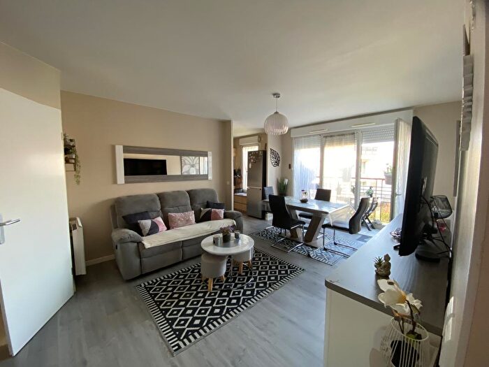 Appartement à louer - Mantes-la-Jolie, Centre-ville - 3 pièces - 2 chambres