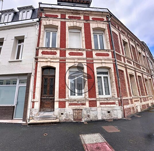 Maison 6 pièces à Saint-Quentin, Centre-ville, à vendre